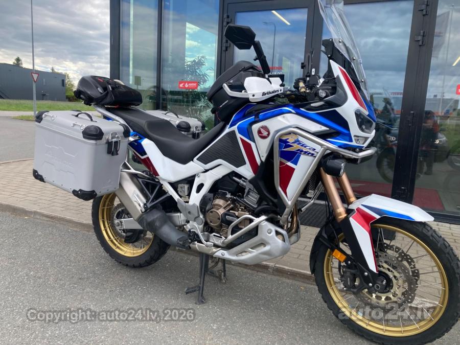 White Honda CRF 1100 2020 in Tallinn, with an engine capacity of 1.08 L and mileage of 49 thousand km for 11490 €, photo 14 on AUTOMOTO.COM.LV