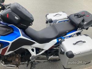 White Honda CRF 1100 2020 in Tallinn, with an engine capacity of 1.08 L and mileage of 49 thousand km for 11490 €, photo 15 on AUTOMOTO.COM.LV