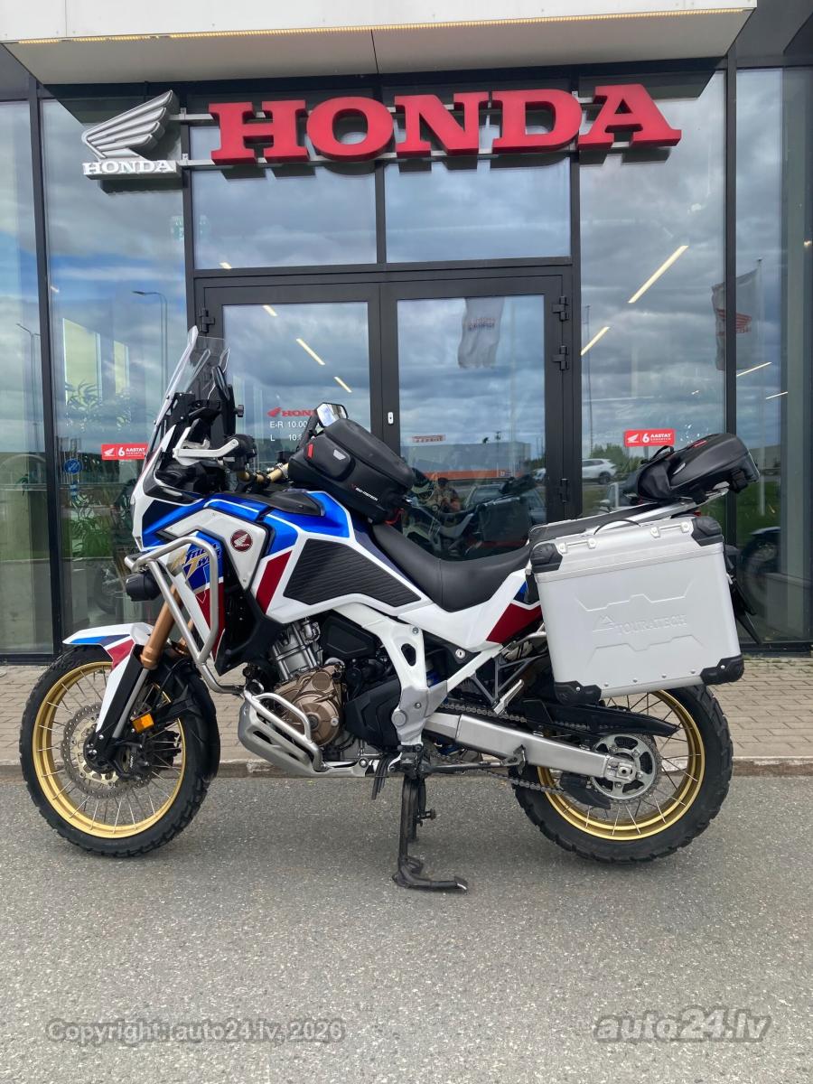 White Honda CRF 1100 2020 in Tallinn, with an engine capacity of 1.08 L and mileage of 49 thousand km for 11490 €, photo 16 on AUTOMOTO.COM.LV