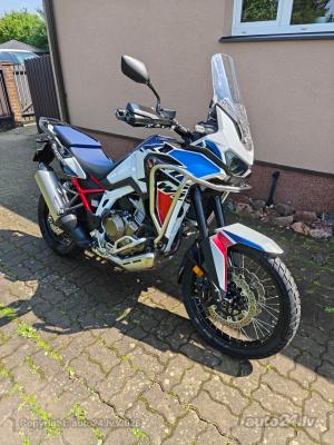 Balts Honda CRF 1100 2023 Tallina, ar dzinēja tilpumu 1.08 L un nobraukumu 4 tūkst. km par 12500 €, foto 3 vietnē AUTOMOTO.COM.LV