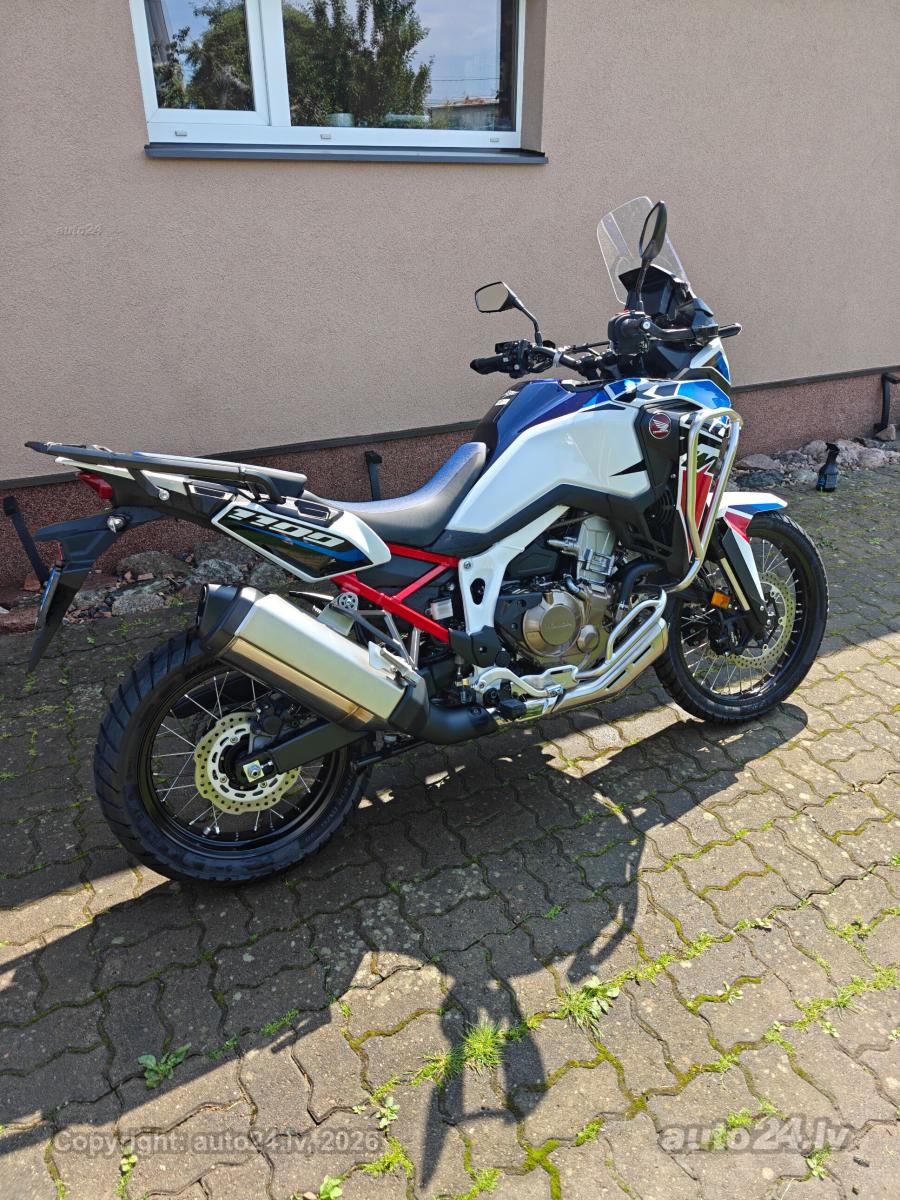 Balts Honda CRF 1100 2023 Tallina, ar dzinēja tilpumu 1.08 L un nobraukumu 4 tūkst. km par 12500 €, foto 4 vietnē AUTOMOTO.COM.LV