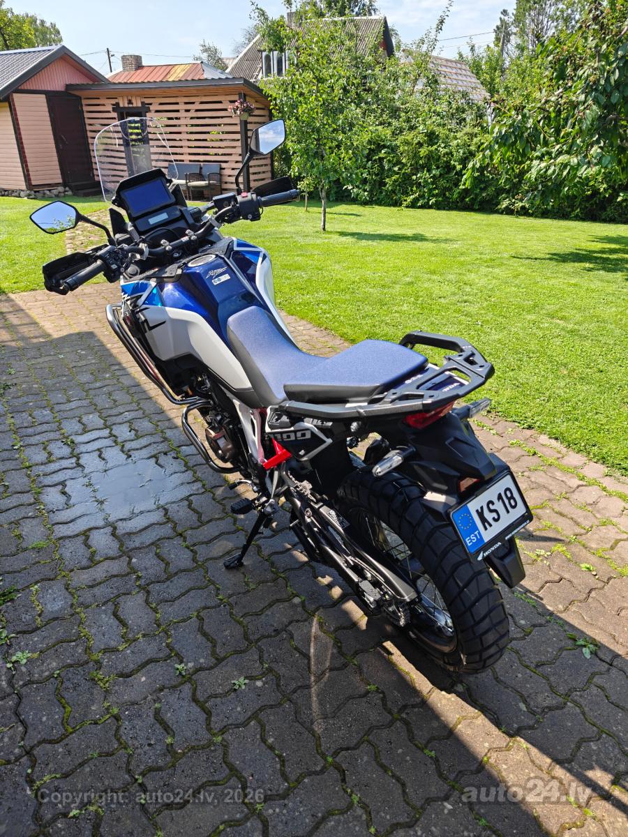 Balts Honda CRF 1100 2023 Tallina, ar dzinēja tilpumu 1.08 L un nobraukumu 4 tūkst. km par 12500 €, foto 6 vietnē AUTOMOTO.COM.LV