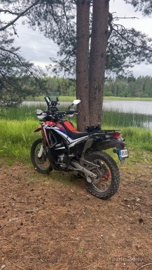Black Honda CRF 250 2019 in Tallinn, with an engine capacity of 0.25 L and mileage of 18 thousand km for 3900 €, photo 3 on AUTOMOTO.COM.LV