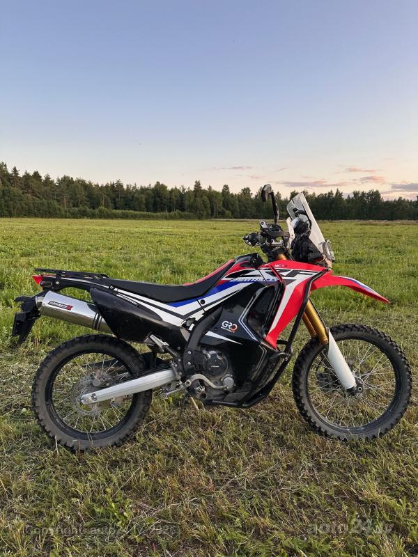 Black Honda CRF 250 2019 in Tallinn, with an engine capacity of 0.25 L and mileage of 18 thousand km for 3900 €, photo 6 on AUTOMOTO.COM.LV