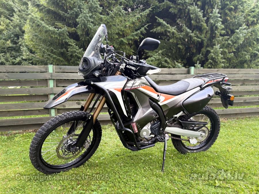 Pelēks Honda CRF 250 2020 Tallina, ar dzinēja tilpumu 0.25 L un nobraukumu 7 tūkst. km par 4700 €, foto 1 vietnē AUTOMOTO.COM.LV