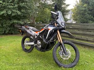 Pelēks Honda CRF 250 2020 Tallina, ar dzinēja tilpumu 0.25 L un nobraukumu 7 tūkst. km par 4700 €, foto 3 vietnē AUTOMOTO.COM.LV