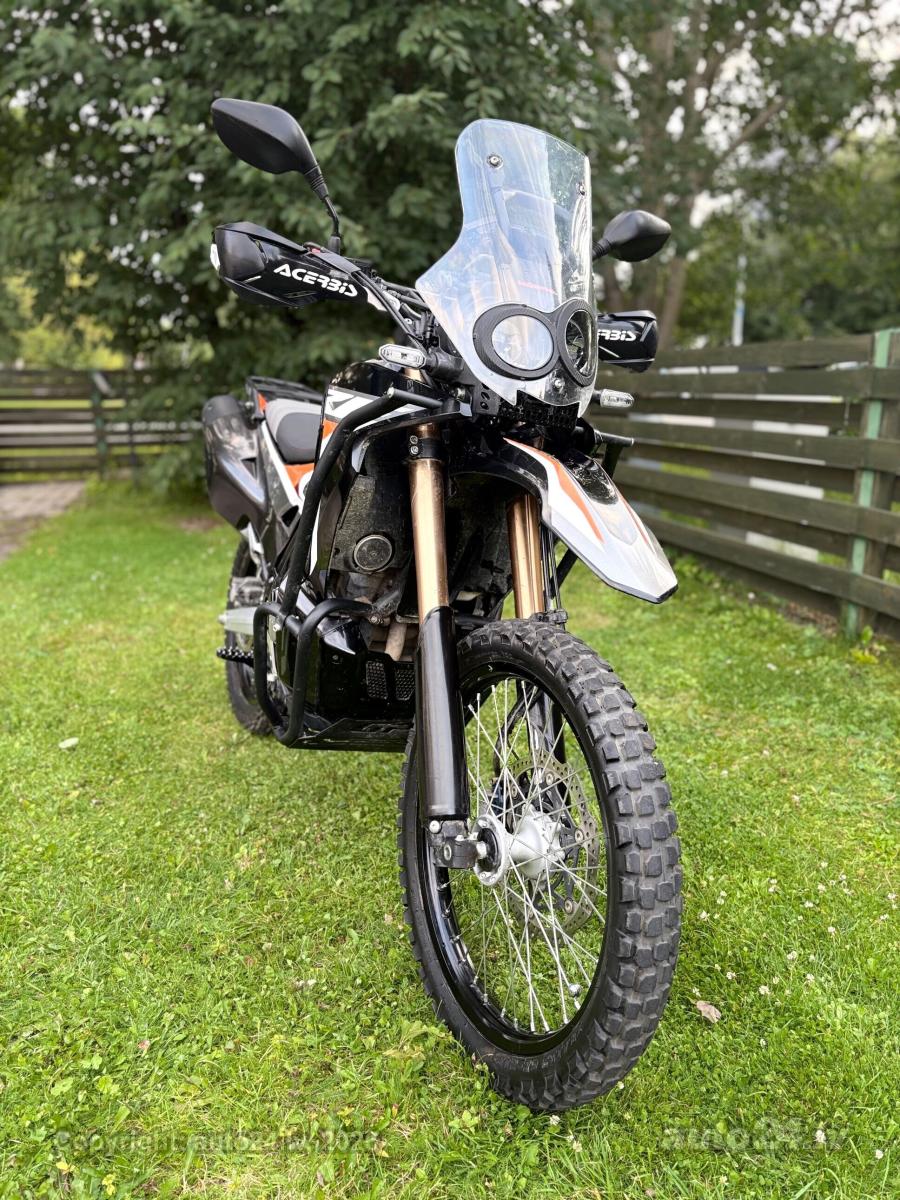 Pelēks Honda CRF 250 2020 Tallina, ar dzinēja tilpumu 0.25 L un nobraukumu 7 tūkst. km par 4700 €, foto 5 vietnē AUTOMOTO.COM.LV