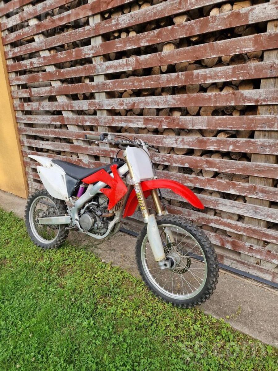Honda CRF 250 2007 in Madona, with an engine capacity of 0.25 L and mileage of 0 thousand km for 1650 €, photo 1 on AUTOMOTO.COM.LV