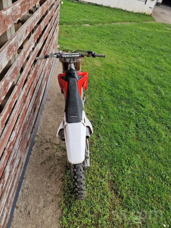 Honda CRF 250 2007 in Madona, with an engine capacity of 0.25 L and mileage of 0 thousand km for 1650 €, photo 4 on AUTOMOTO.COM.LV