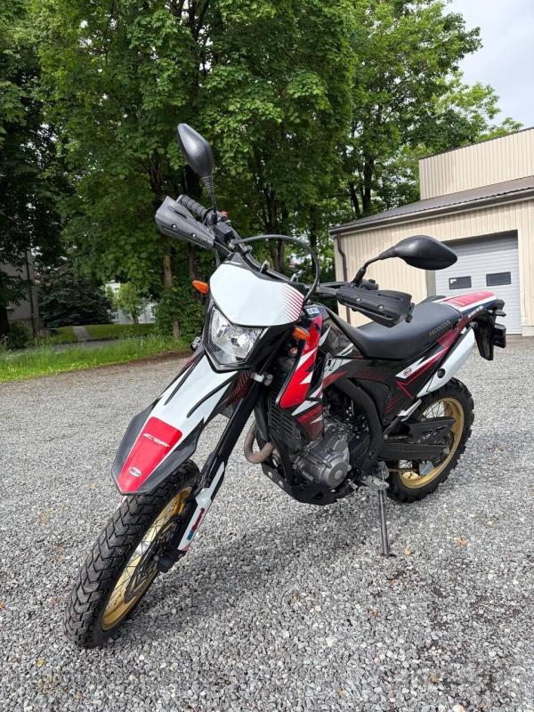 Хонда CRF 250 2014 в Таллин, объемом двигателя 0.25 л и пробегом 16 тыс. км за 3350 €, фото 1 на AUTOMOTO.COM.LV
