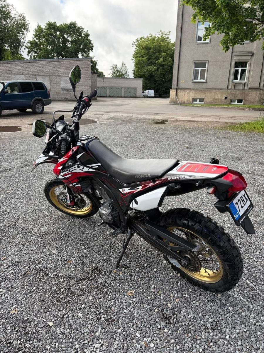 Honda CRF 250 2014 Tallina, ar dzinēja tilpumu 0.25 L un nobraukumu 16 tūkst. km par 3350 €, foto 4 vietnē AUTOMOTO.COM.LV