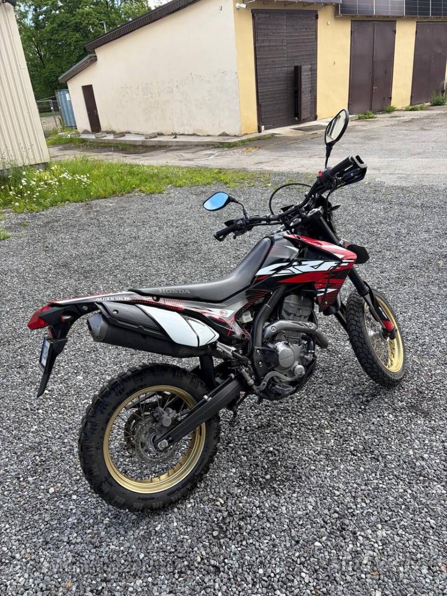 Honda CRF 250 2014 Tallina, ar dzinēja tilpumu 0.25 L un nobraukumu 16 tūkst. km par 3350 €, foto 5 vietnē AUTOMOTO.COM.LV