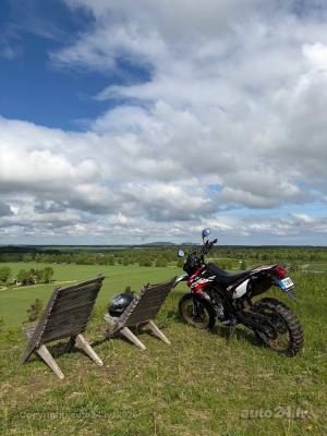 Honda CRF 250 2014 Tallina, ar dzinēja tilpumu 0.25 L un nobraukumu 16 tūkst. km par 3350 €, foto 7 vietnē AUTOMOTO.COM.LV