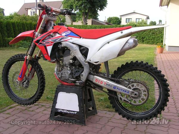 Хонда CRF 250 2016 в Курессааре, объемом двигателя 0.00 л и пробегом 70 тыс. км за 2400 €, фото 3 на AUTOMOTO.COM.LV