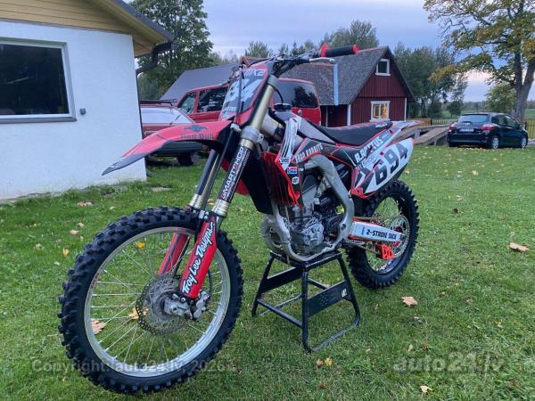 Honda CRF 250 2017 in Polva, with an engine capacity of 0.25 L and mileage of 172 thousand km for 2700 €, photo 2 on AUTOMOTO.COM.LV