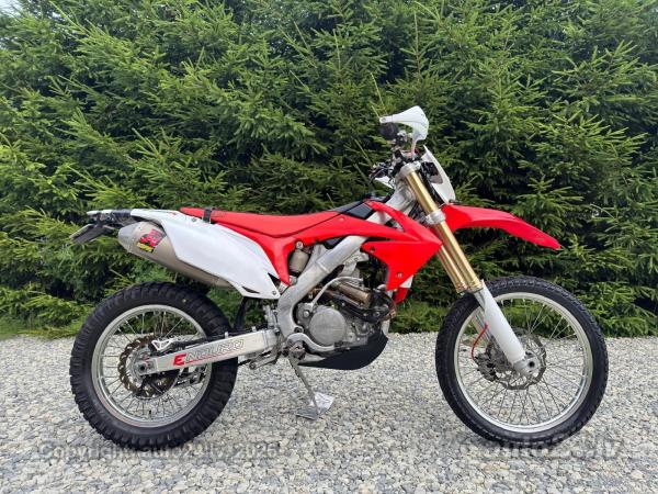 Sarkans Honda CRF 250 2013 Pērnava, ar dzinēja tilpumu 0.25 L un nobraukumu 0 tūkst. km par 3490 €, foto 1 vietnē AUTOMOTO.COM.LV