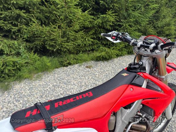 Sarkans Honda CRF 250 2013 Pērnava, ar dzinēja tilpumu 0.25 L un nobraukumu 0 tūkst. km par 3490 €, foto 4 vietnē AUTOMOTO.COM.LV