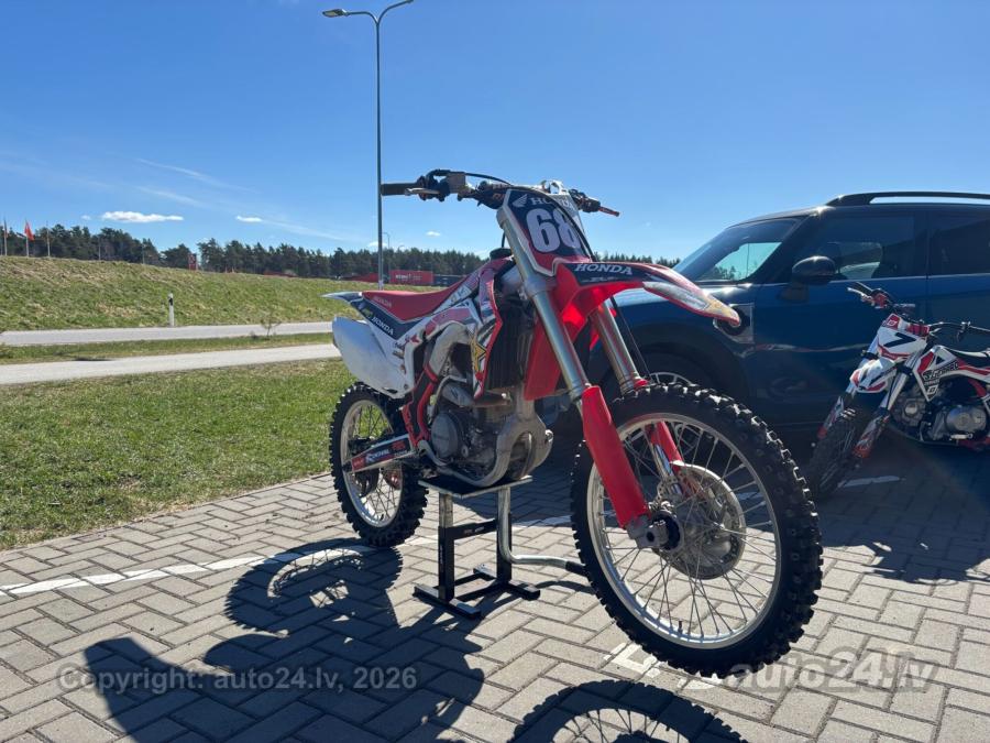 Red Honda CRF 250 2016 in Tallinn, with an engine capacity of 0.25 L and mileage of 119 thousand km for 2900 €, photo 3 on AUTOMOTO.COM.LV