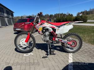 Red Honda CRF 250 2016 in Tallinn, with an engine capacity of 0.25 L and mileage of 119 thousand km for 2900 €, photo 7 on AUTOMOTO.COM.LV