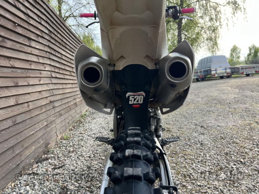 Red Honda CRF 250 2017 in Karksi-Nuia, with an engine capacity of 0.00 L and mileage of 180 thousand km for 2900 €, photo 4 on AUTOMOTO.COM.LV