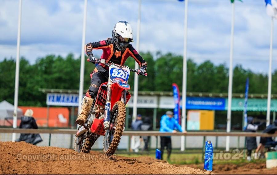 Red Honda CRF 250 2017 in Karksi-Nuia, with an engine capacity of 0.00 L and mileage of 180 thousand km for 2900 €, photo 10 on AUTOMOTO.COM.LV