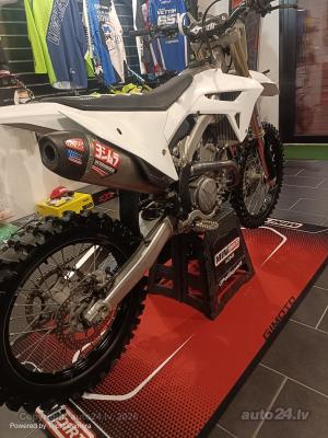 Белый Хонда CRF 250 2023 в Тюри, объемом двигателя 0.25 л и пробегом 0 тыс. км за 4800 €, фото 3 на AUTOMOTO.COM.LV