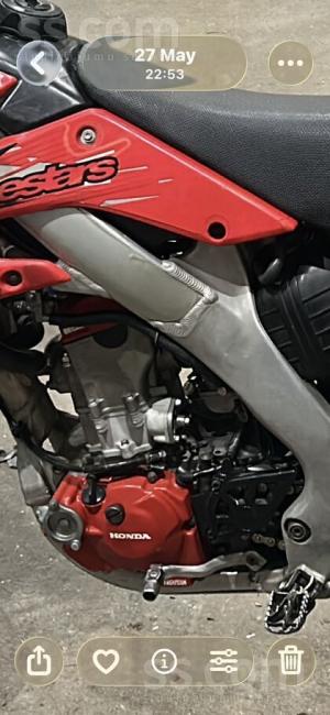 Honda CRF 250R 2005 in Riga, with an engine capacity of 0.25 L and mileage of 0 thousand km for 2700 €, photo 4 on AUTOMOTO.COM.LV