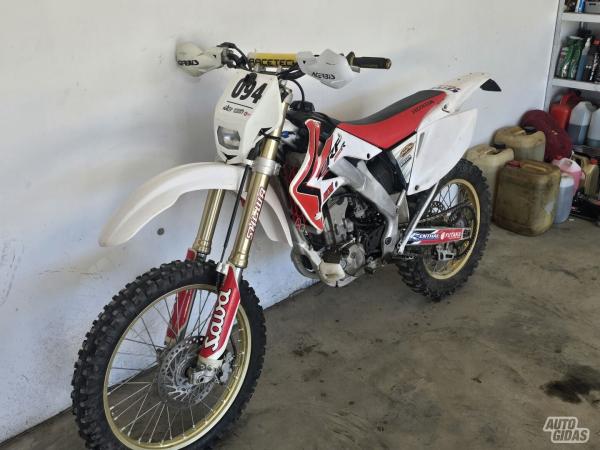 Honda CRF 250R 2007 in Siauliai, with an engine capacity of 0.25 L and mileage of 0 thousand km for 2100 €, photo 2 on AUTOMOTO.COM.LV