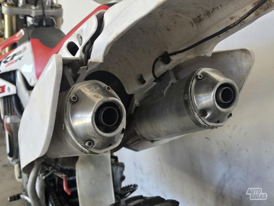 Хонда CRF 250R 2007 в Шяуляй, объемом двигателя 0.25 л и пробегом 0 тыс. км за 2100 €, фото 8 на AUTOMOTO.COM.LV