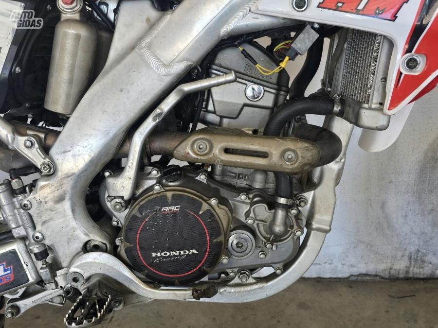 Хонда CRF 250R 2007 в Шяуляй, объемом двигателя 0.25 л и пробегом 0 тыс. км за 2100 €, фото 14 на AUTOMOTO.COM.LV