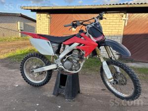 Honda CRF 250R 2008 Tukums, ar dzinēja tilpumu 0.25 L un nobraukumu 0 tūkst. km par 2390 €, foto 1 vietnē AUTOMOTO.COM.LV