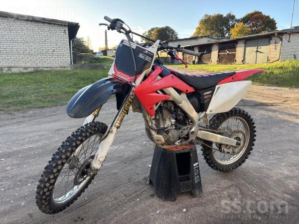 Honda CRF 250R 2008 Tukums, ar dzinēja tilpumu 0.25 L un nobraukumu 0 tūkst. km par 2390 €, foto 3 vietnē AUTOMOTO.COM.LV