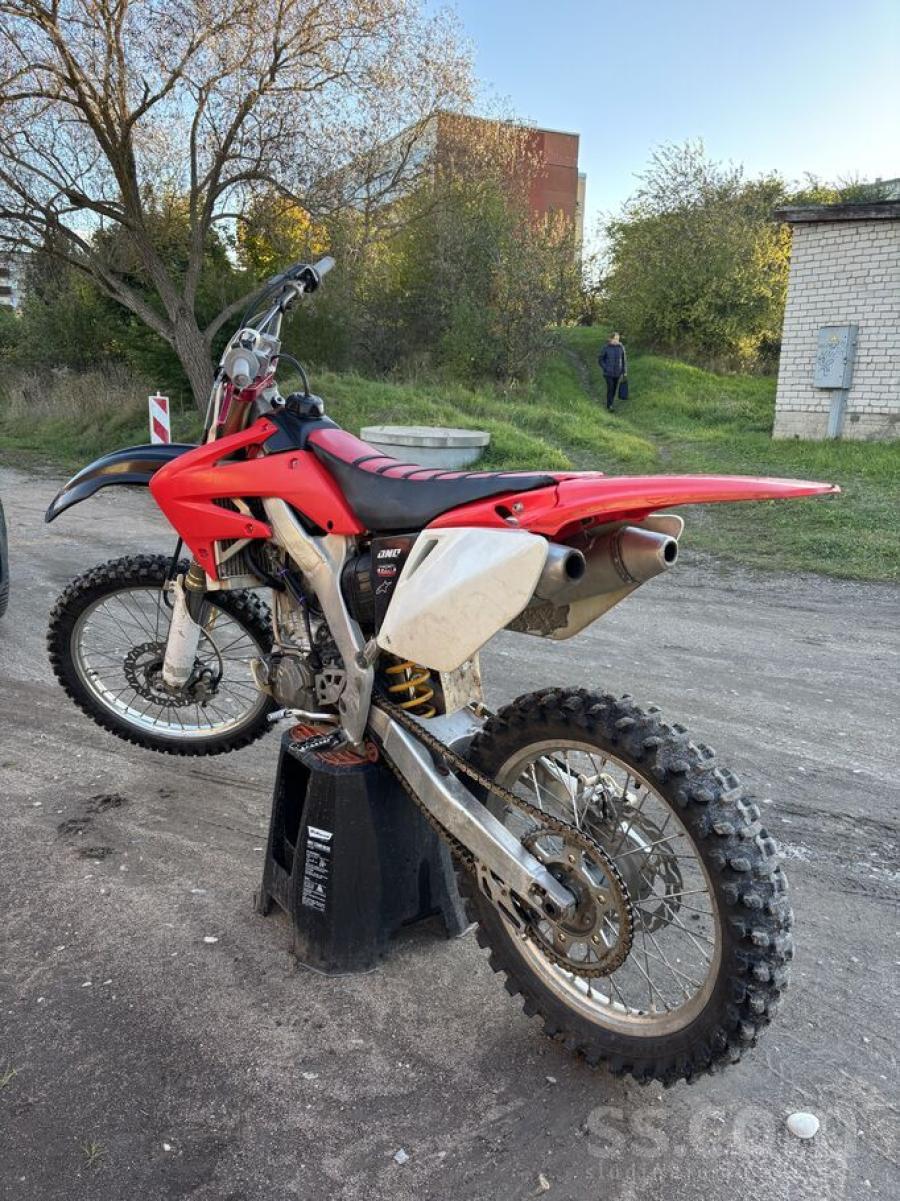 Honda CRF 250R 2008 Tukums, ar dzinēja tilpumu 0.25 L un nobraukumu 0 tūkst. km par 2390 €, foto 4 vietnē AUTOMOTO.COM.LV
