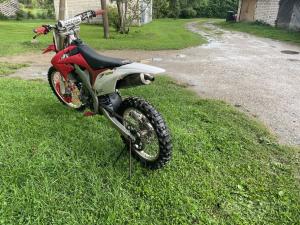 Honda CRF 250R 2010 in Talsi, with an engine capacity of 0.25 L and mileage of 0 thousand km for 2100 €, photo 4 on AUTOMOTO.COM.LV