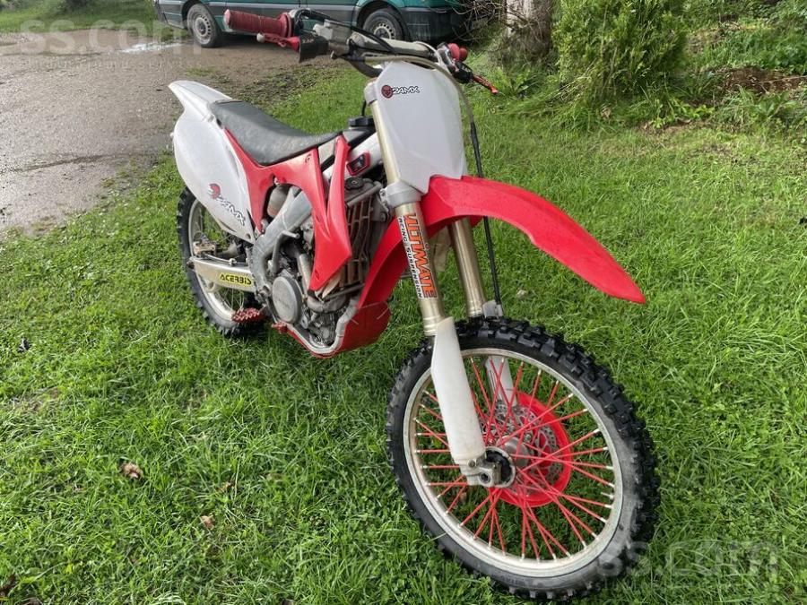 Honda CRF 250R 2010 in Talsi, with an engine capacity of 0.25 L and mileage of 0 thousand km for 2100 €, photo 5 on AUTOMOTO.COM.LV