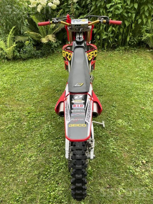 Honda CRF 250R 2010 in Riga, with an engine capacity of 0.25 L and mileage of 0 thousand km for 3500 €, photo 2 on AUTOMOTO.COM.LV