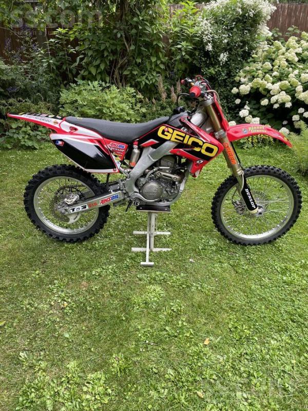 Honda CRF 250R 2010 in Riga, with an engine capacity of 0.25 L and mileage of 0 thousand km for 3500 €, photo 3 on AUTOMOTO.COM.LV