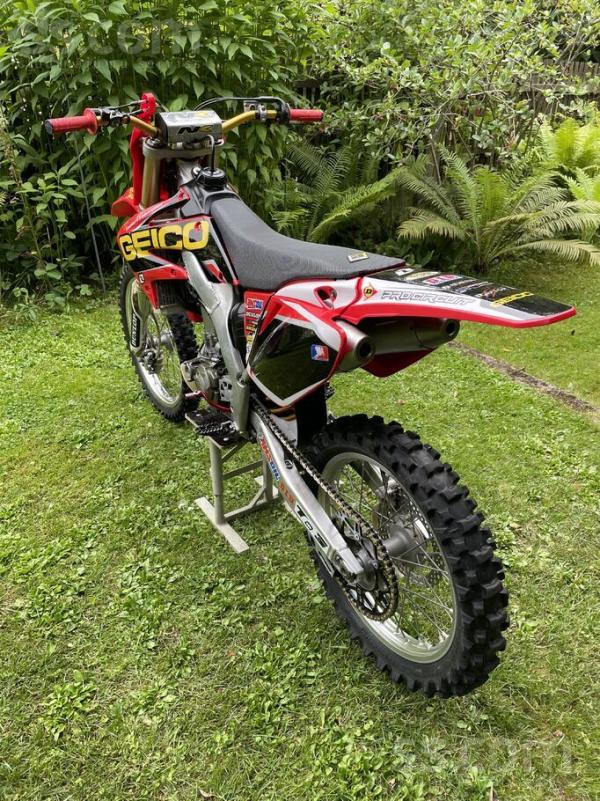 Honda CRF 250R 2010 in Riga, with an engine capacity of 0.25 L and mileage of 0 thousand km for 3500 €, photo 6 on AUTOMOTO.COM.LV