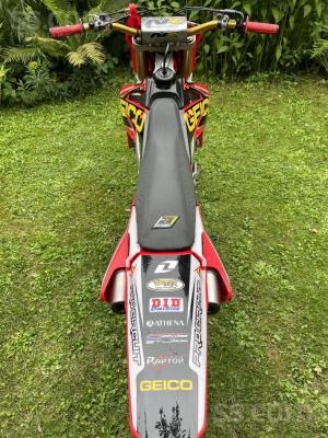 Honda CRF 250R 2010 in Riga, with an engine capacity of 0.25 L and mileage of 0 thousand km for 3500 €, photo 11 on AUTOMOTO.COM.LV