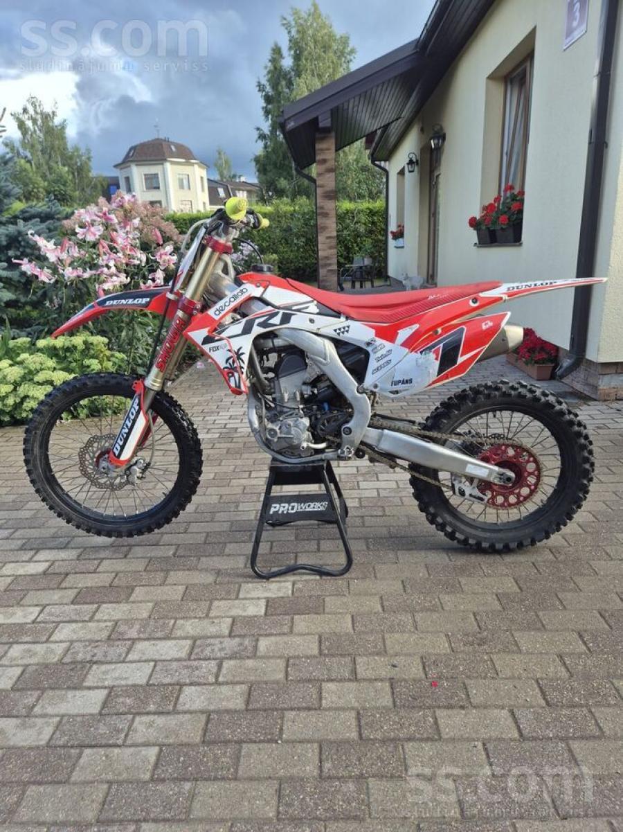 Хонда CRF 250R 2014 в Рига, объемом двигателя 0.25 л и пробегом 0 тыс. км за 2600 €, фото 3 на AUTOMOTO.COM.LV