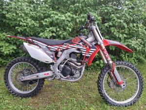 Хонда CRF 250R 2016 в Валмиера, объемом двигателя 0.25 л и пробегом 0 тыс. км за 2950 €, фото  на AUTOMOTO.COM.LV