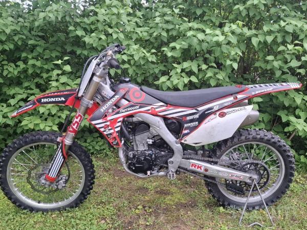 Хонда CRF 250R 2016 в Валмиера, объемом двигателя 0.25 л и пробегом 0 тыс. км за 2950 €, фото 2 на AUTOMOTO.COM.LV