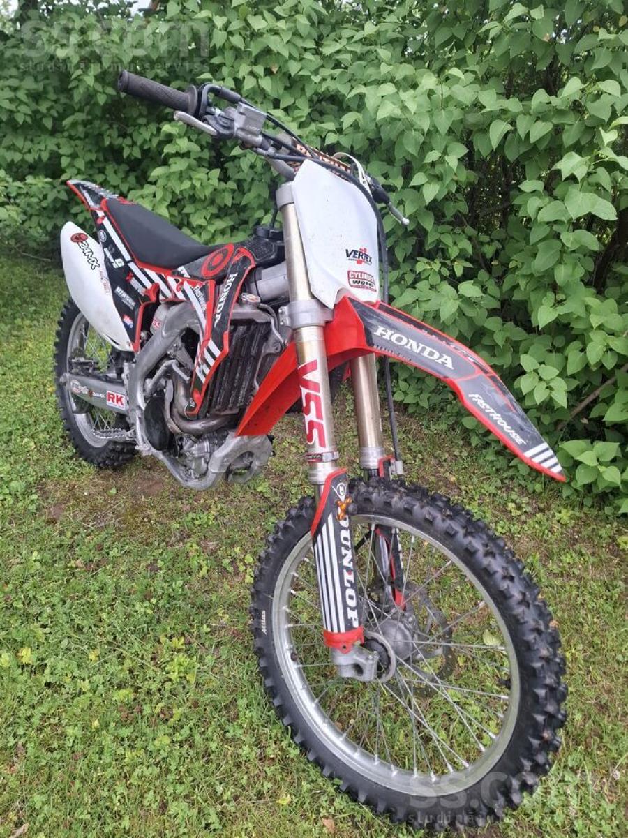 Honda CRF 250R 2016 in Valmiera, with an engine capacity of 0.25 L and mileage of 0 thousand km for 2950 €, photo 5 on AUTOMOTO.COM.LV