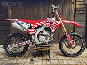 Honda CRF 250R 2022 in Riga, with an engine capacity of 0.25 L and mileage of 0 thousand km for 4550 €, photo 3 on AUTOMOTO.COM.LV