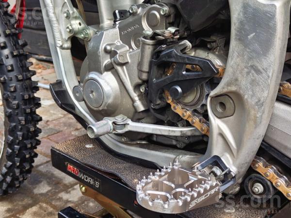 Honda CRF 250R 2022 in Riga, with an engine capacity of 0.25 L and mileage of 0 thousand km for 3950 €, photo 7 on AUTOMOTO.COM.LV