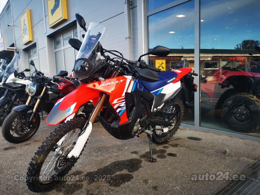Melns Honda CRF 300 2025 Tartu, ar dzinēja tilpumu 0.29 L un nobraukumu 1 tūkst. km par 6200 €, foto 1 vietnē AUTOMOTO.COM.LV