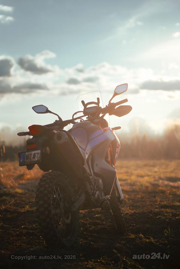 Черный Хонда CRF 300 2025 в Пайде, объемом двигателя 0.29 л и пробегом 3 тыс. км за 5700 €, фото 5 на AUTOMOTO.COM.LV