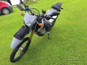 Grey Honda CRF 300 2023 in Valga, with an engine capacity of 0.30 L and mileage of 5 thousand km for 3800 €, photo 6 on AUTOMOTO.COM.LV