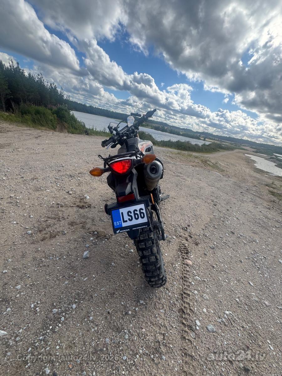 Grey Honda CRF 300 2024 in Tallinn, with an engine capacity of 0.29 L and mileage of 10 thousand km for 4200 €, photo 6 on AUTOMOTO.COM.LV