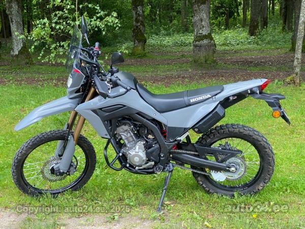 Pelēks Honda CRF 300 2025 Tartu, ar dzinēja tilpumu 0.29 L un nobraukumu 523 tūkst. km par 6000 €, foto 1 vietnē AUTOMOTO.COM.LV